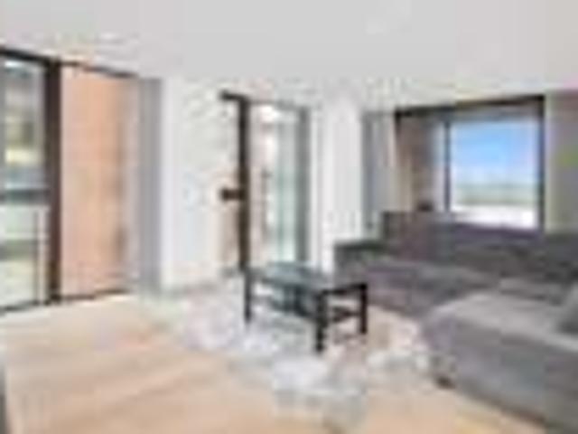 Flat to Rent: Echo Court, E16