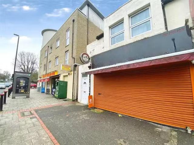 Flat to rent, High Street, Sutton, SM1 £1,000 pcm