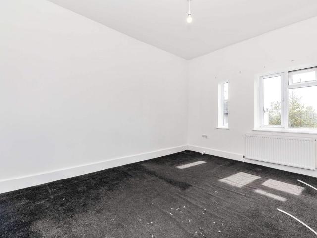 Flat to rent High Street, Swanley, BR8