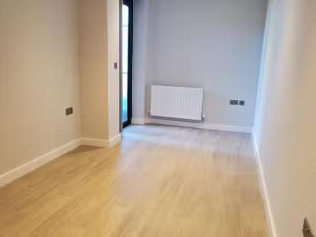 Flat to rent in 103 105 Geoge Lane, South Woodford, London E18