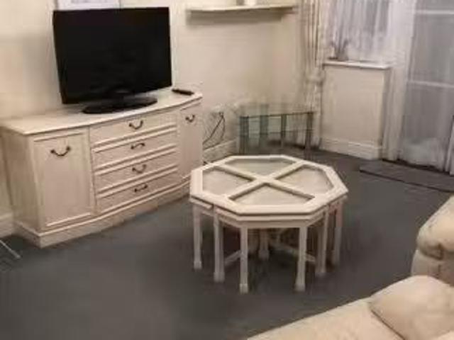 Flat to rent in 2 Bedroom Ground Floor Flat, Thornbridge Court.