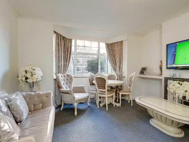 Flat to rent in Colney Hatch Lane, London, N10 Ref 232602