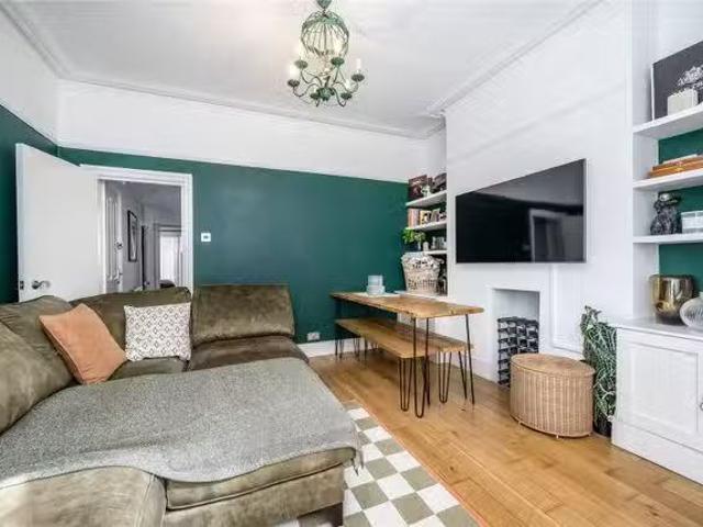 Flat to rent in Caxton Road, London W12