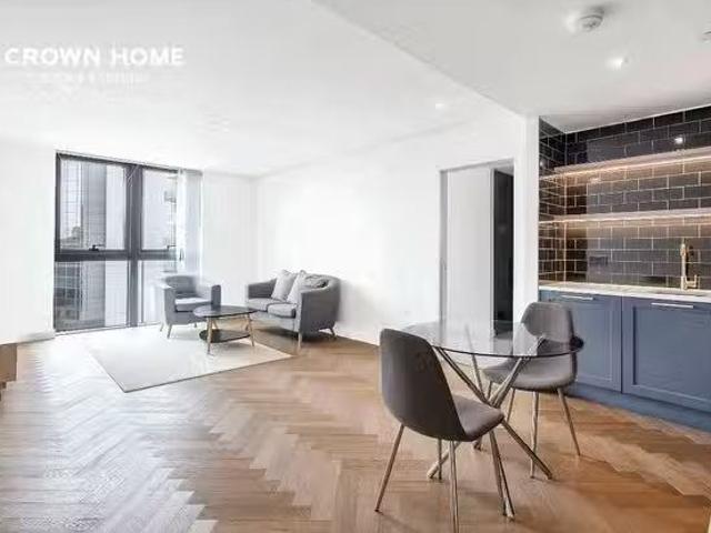 Flat to rent in Cashmere Wharf, 23 Gauging Square E1W
