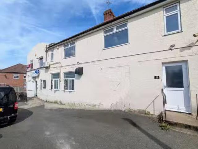 Flat to rent in Cedar Road, Strood, Rochester ME2