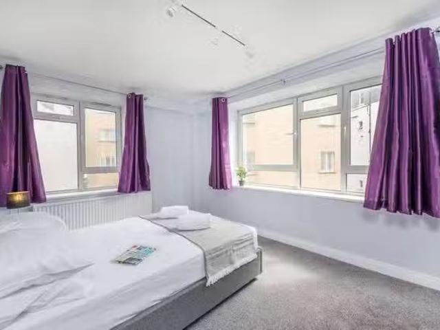 Flat to rent in Chapel Street, Marylebone, London NW1