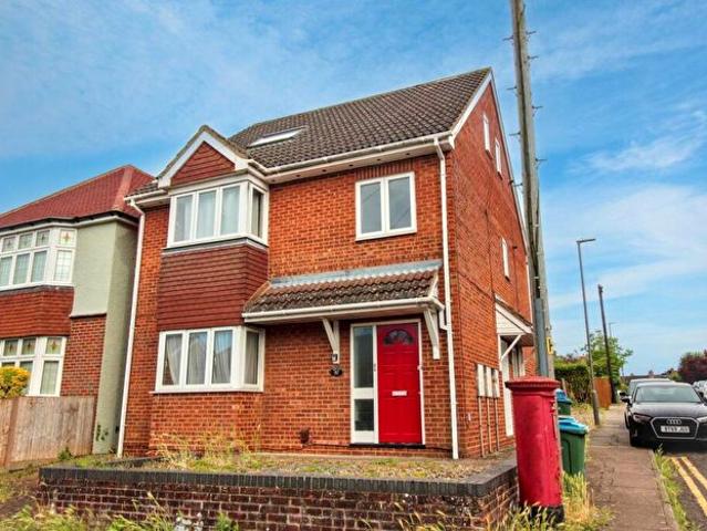 Flat To Rent In Abbotts Vale Vale Road, Aylesbury, HP20