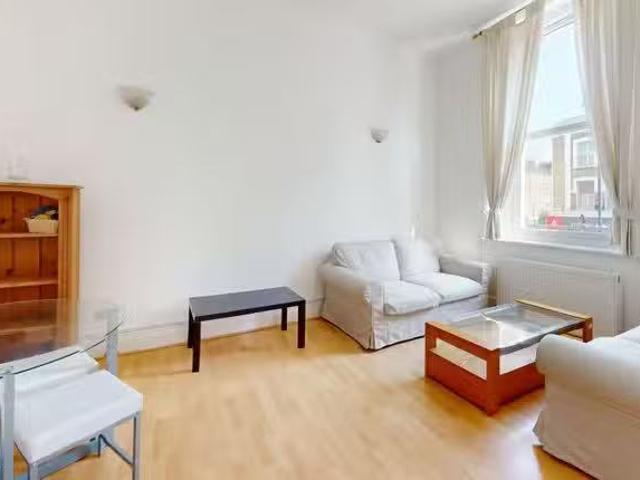 Flat to rent in Acre Lane, London SW2