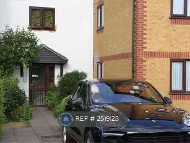 Flat to rent in Alan Hocken Way, London E15