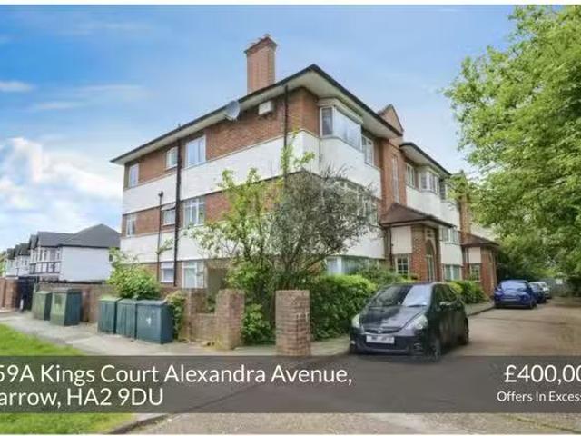 Flat to rent in Alexandra Avenue, Harrow HA2