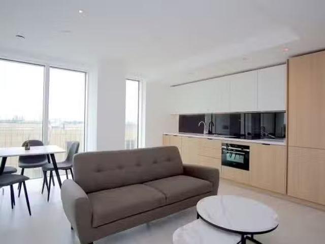 Flat to rent in Bouchon Point, 7 Cendal Crescent, London E1