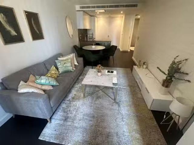 Flat to rent in Bondway, London SW8