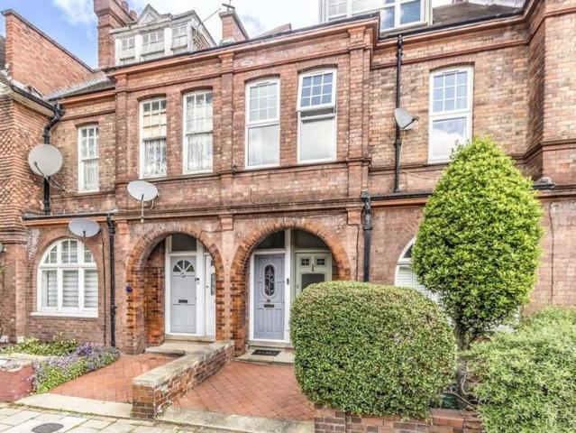 Flat to rent in Barcombe Avenue, London, SW2 Ref 226226