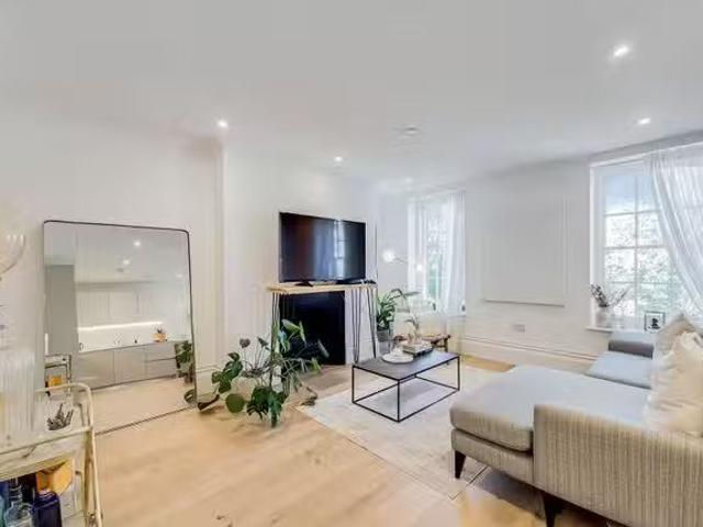 Flat to rent in Barracks Court, Woolwich Riverside, London SE18
