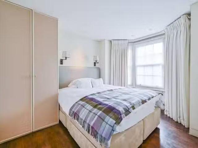 Flat to rent in Blandford Street, Marylebone, London W1U