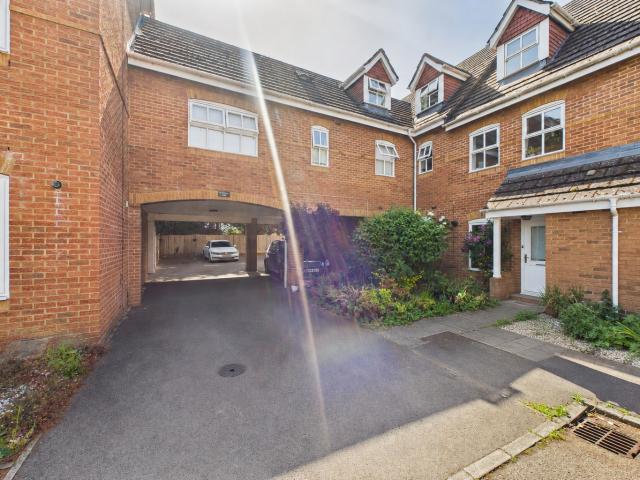 Flat to Rent in Bracknell Bevan Gate BRL260073