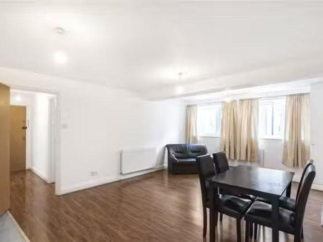 Flat to rent in Brixton Road, London SW9