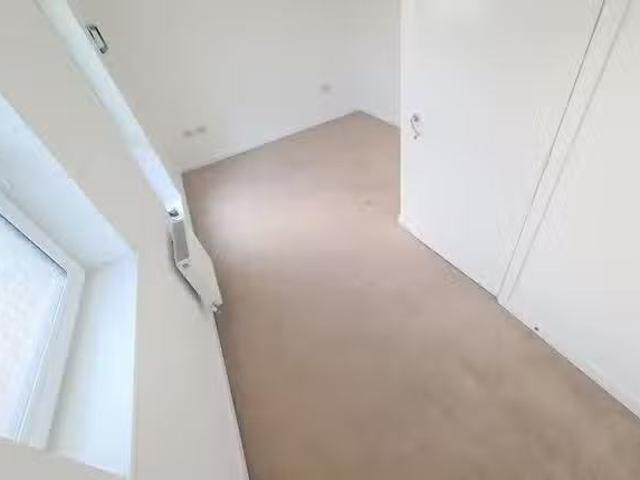 Flat to rent in Brownfield Street, London E14