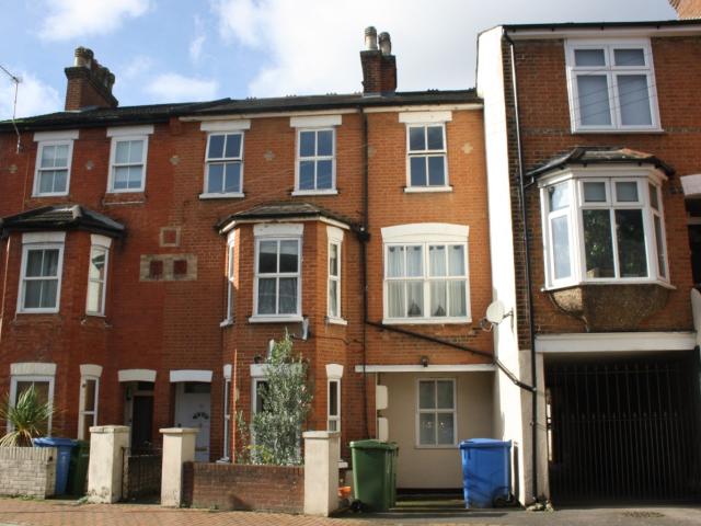 Flat to Rent in Aldershot Gordon Road JSF220134
