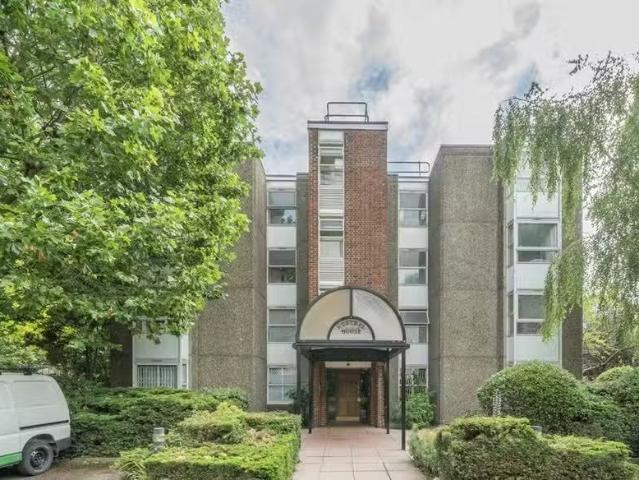 Flat to rent in Grant Road, London, SW11 Ref 229379