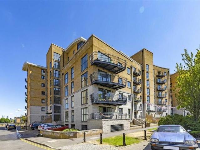 Flat to rent in Greenfell Mansions, London, SE8 Ref 226157