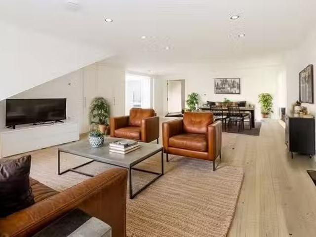 Flat to rent in Dollis Hill Lane, Dollis Hill NW2