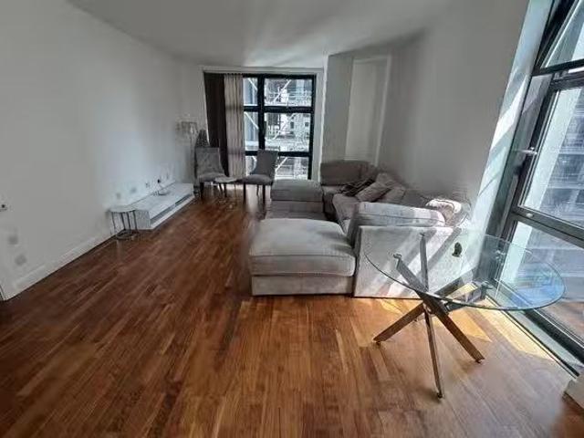 Flat to rent in Discovery Dock, West Tower, Canary Wharf, Lond.