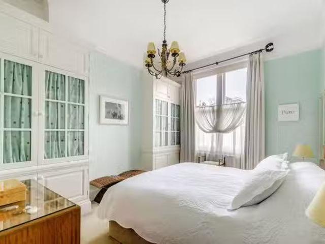 Flat to rent in Drayton Gardens, South Kensington, London SW10