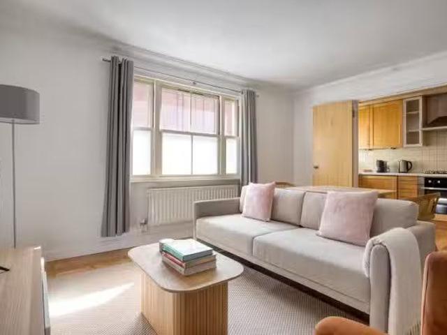 Flat to rent in Finsbury, London EC1V