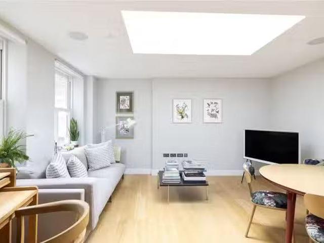 Flat to rent in Fleet Street, London EC4Y