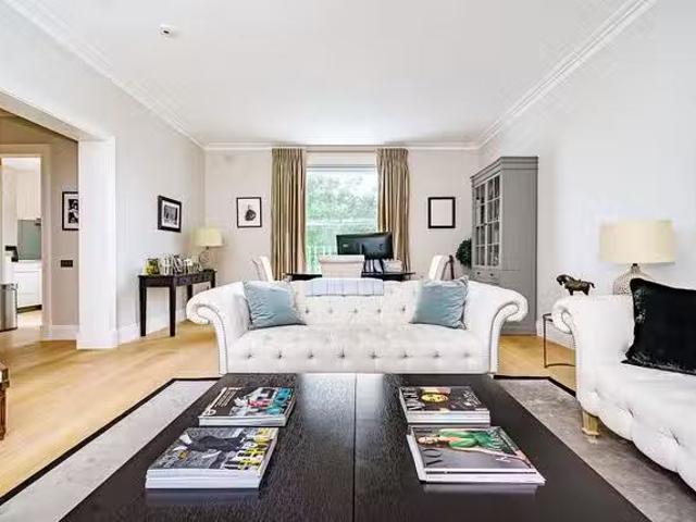 Flat to rent in Holland Park, London W11