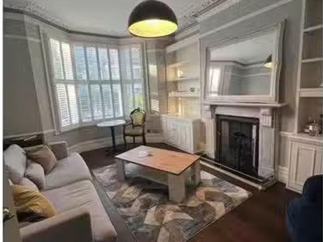 Flat to rent in Haycroft Road, London SW2