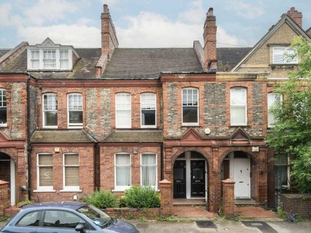 Flat to rent in Hailsham Avenue, London, SW2 Ref 225656