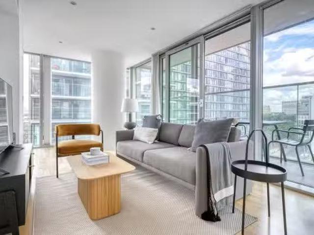 Flat to rent in Isle Of Dogs, London E14