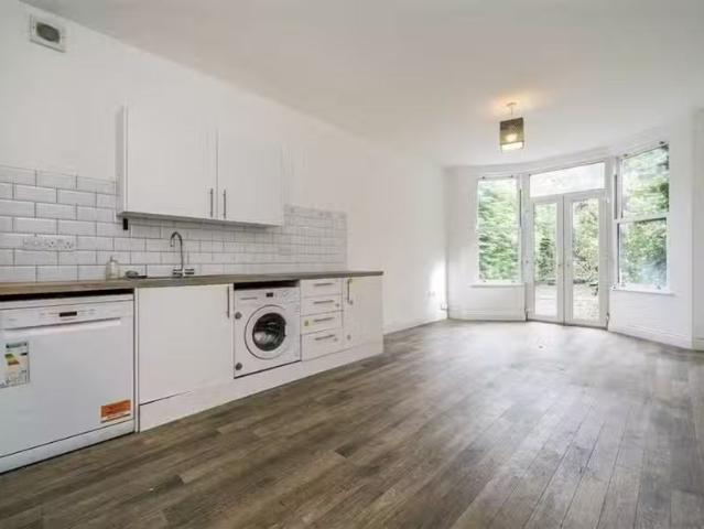 Flat to rent in Jerningham Road, London, SE14 Ref 235469