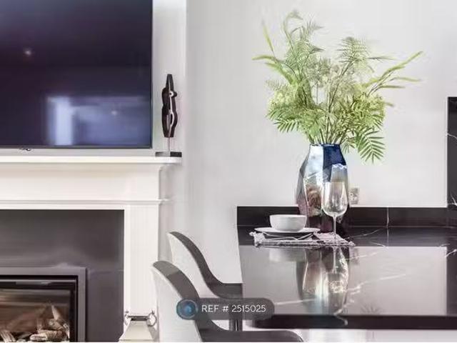 Flat to rent in Lots Road Chelsea, London SW10