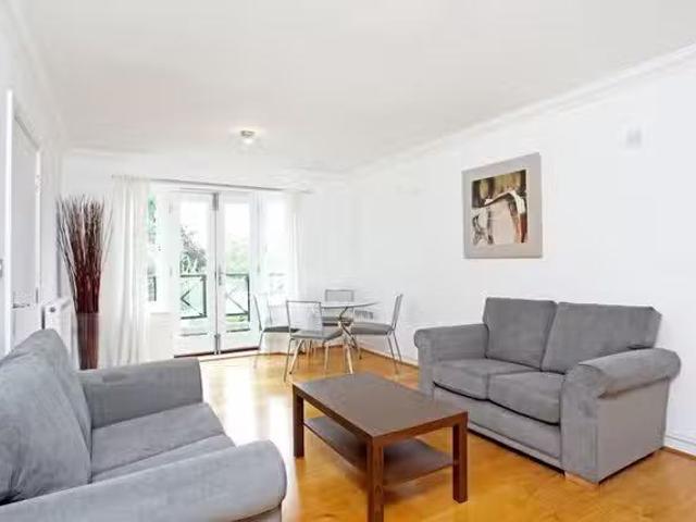 Flat to rent in Longbourn, Windsor SL4