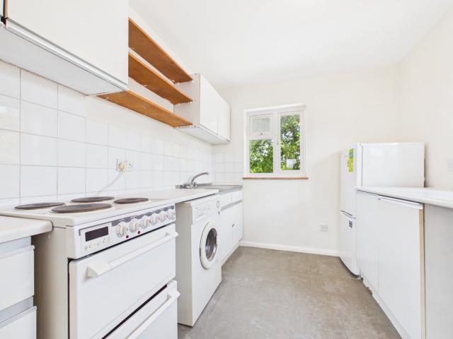 Flat to Rent in Maidenhead White Paddock PML260183