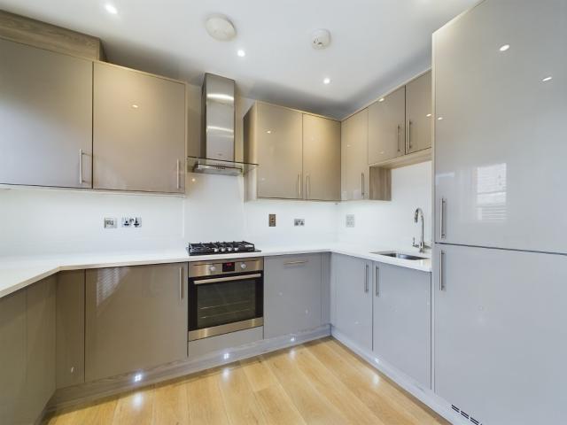 Flat to Rent in Maidenhead Bridge Avenue PML240275