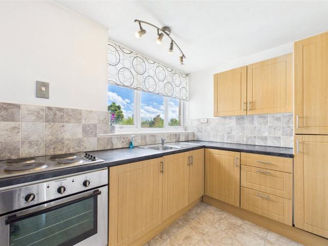 Flat to Rent in Maidenhead Dunwood Court PML160255