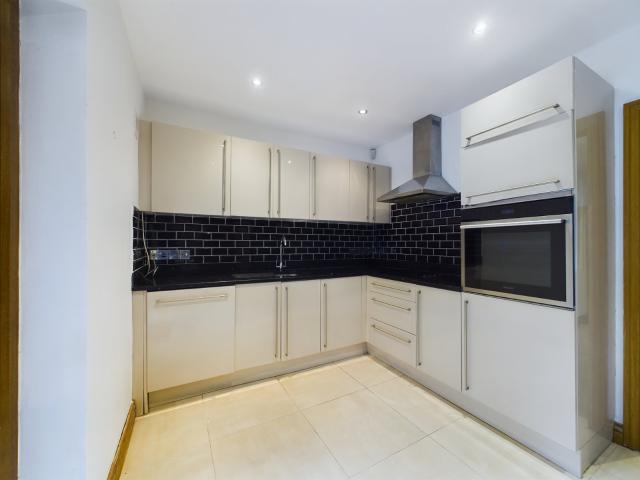 Flat to Rent in Maidenhead Henley Road PML200049