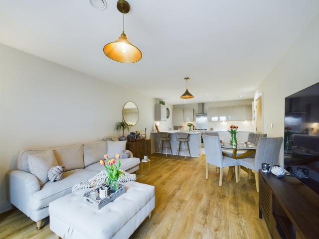 Flat to Rent in Maidenhead Institute Road PML240262