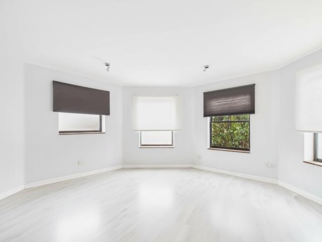 Flat to Rent in Maidenhead Norwich House PML140024