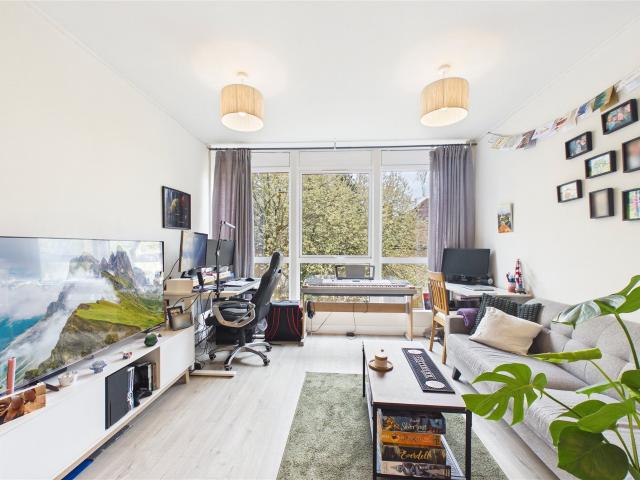 Flat to Rent in Maidenhead St. James House PML200066