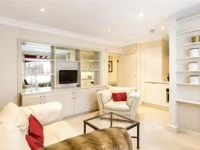 Flat to rent in Markham Square, Chelsea SW3