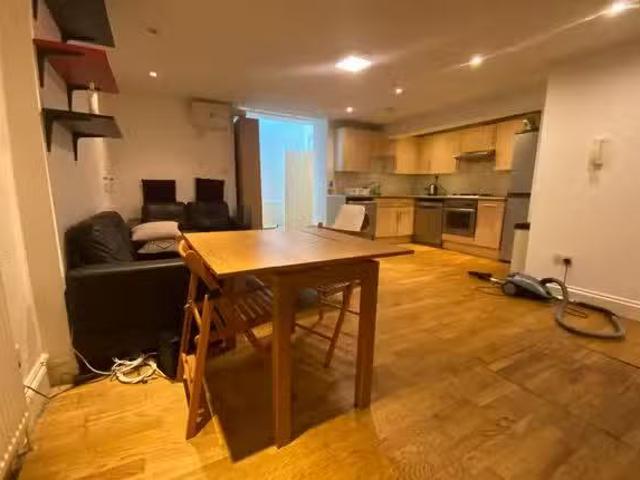 Flat to rent in Murray Street, London NW1