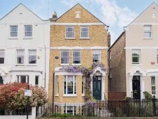 Flat to rent in Mycenae Road, London SE3