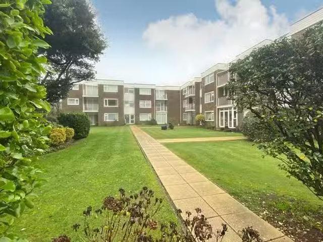 Flat to rent in Needles Court, Rookliff Way, Milford On Sea SO41