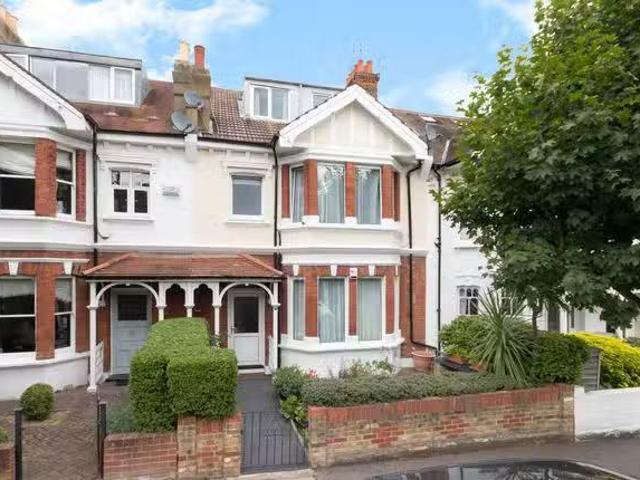 Flat to rent in Southdean Gardens, Southfields SW19