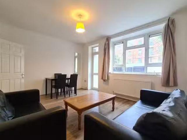 Flat to rent in Solander Gardens, London E1